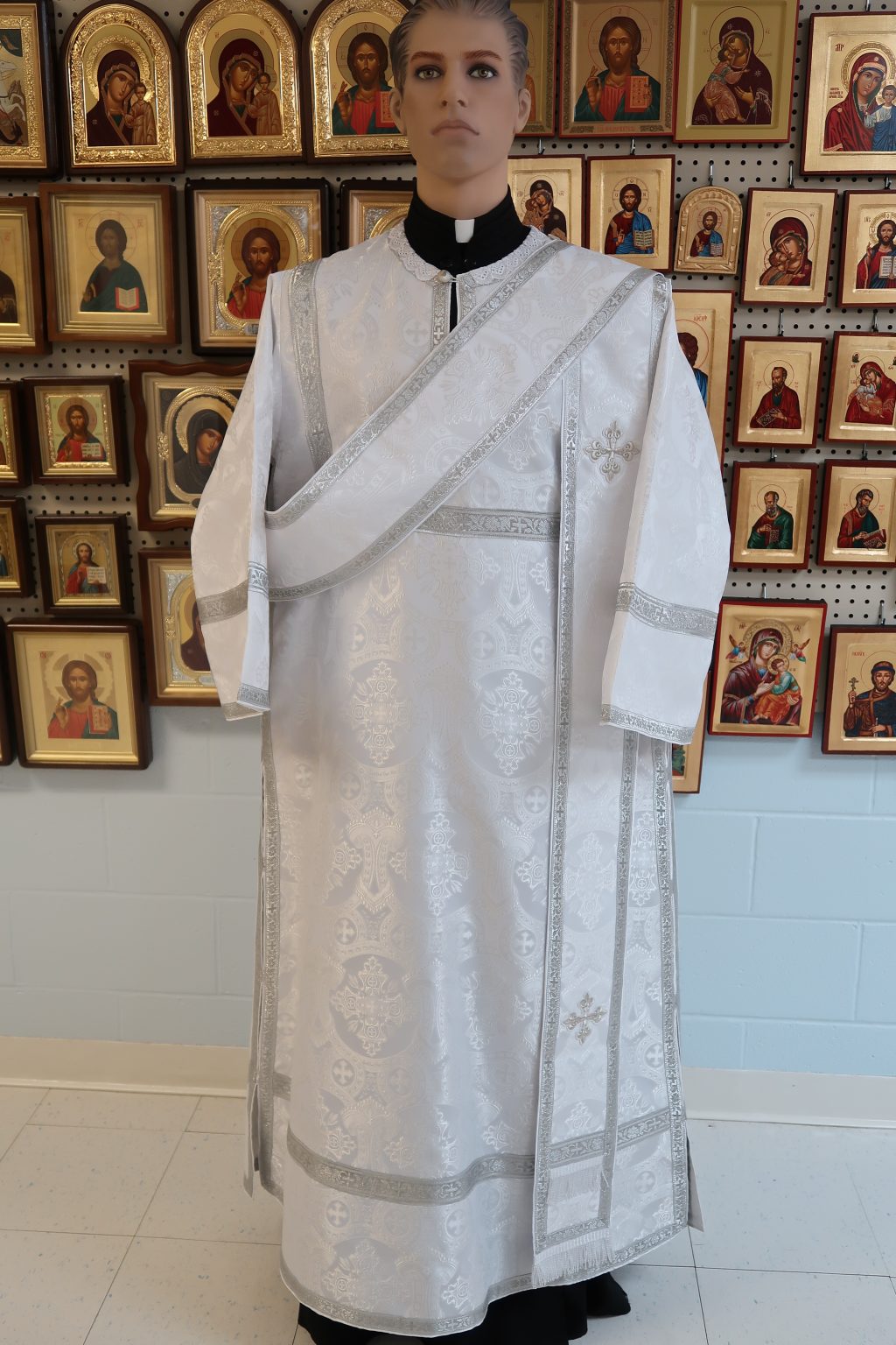 White Deacon Dalmatic Set – Byzantine Church Supplies